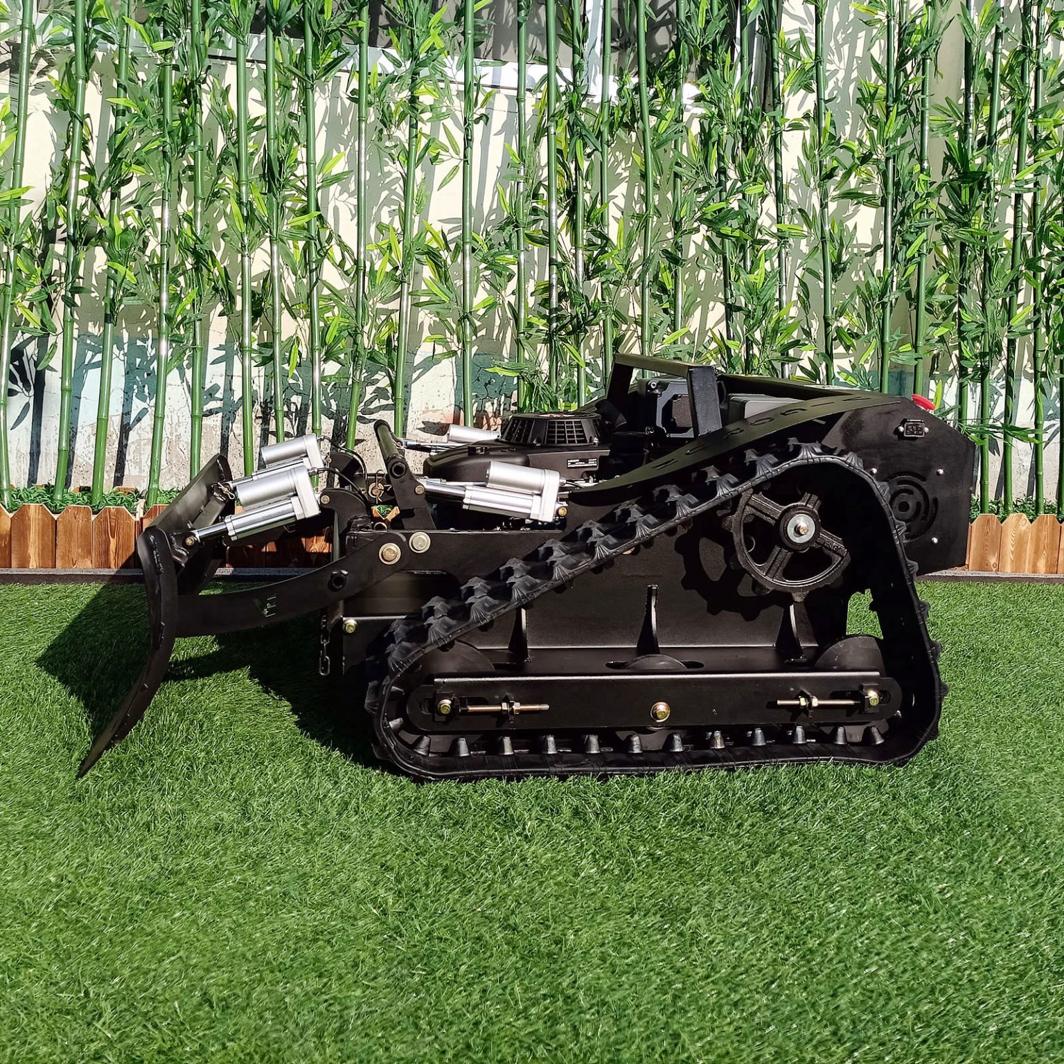 Low Maintenance Brushless Remote Mower (VTLM600 with snow plow ...